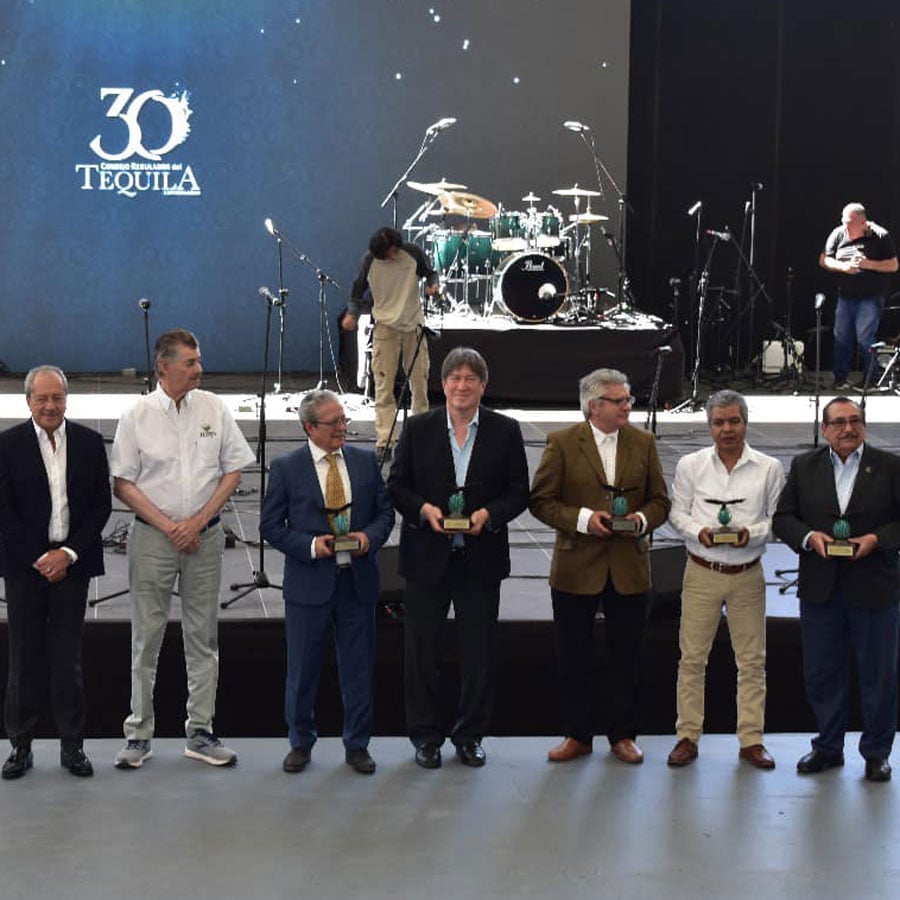 Don Javier Sauza y Casa Sauza: Pioneros en la Consolidación del Tequila