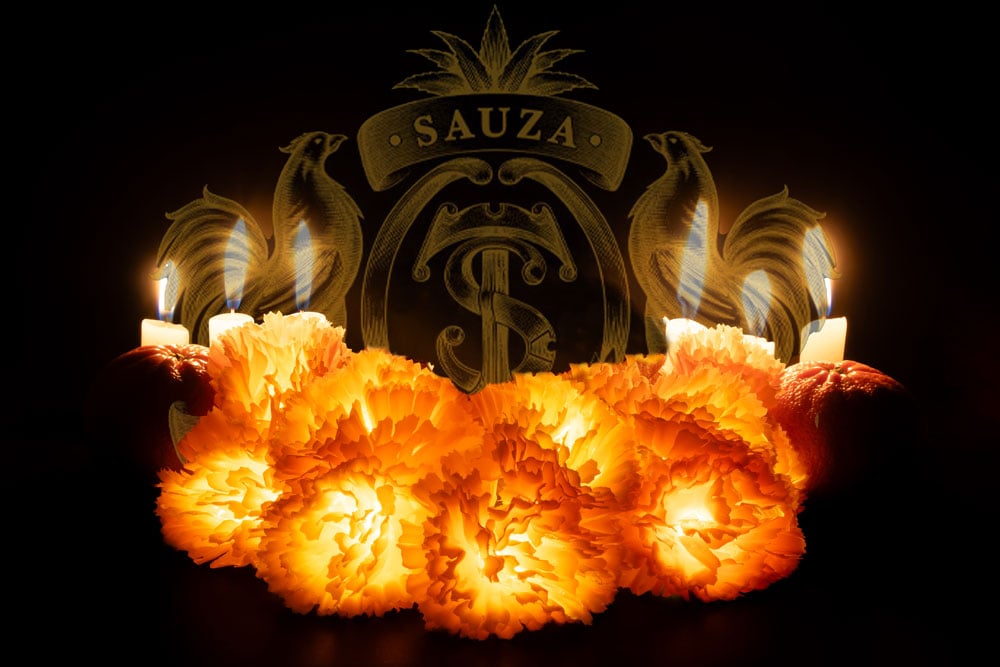 Elementos esenciales en el altar de muertos